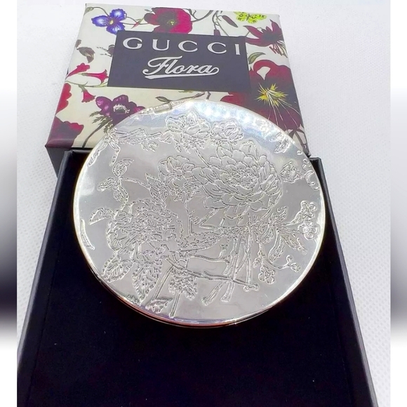 Gucci | Accessories | Gucci Flora Silver Compact Makeup Mirror W Pouch ...